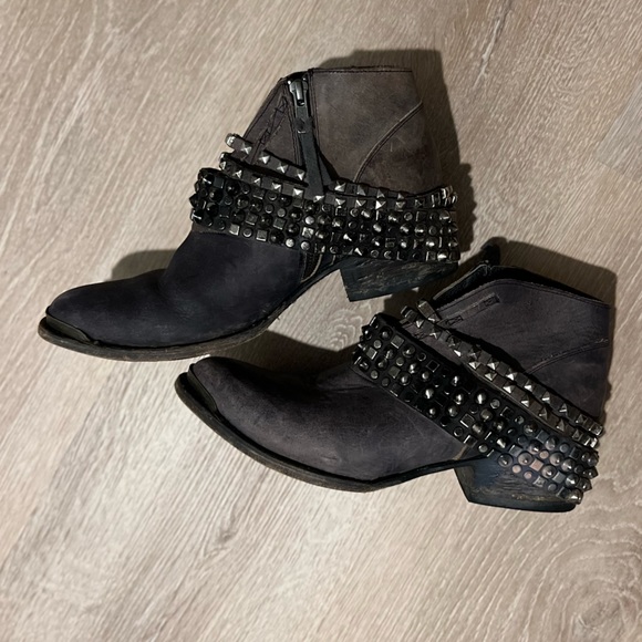 Freebird by Steven | Shoes | Freebird By Steven Mezcal Low 9 Mzlow Studded Very Rare Htf Dc ...